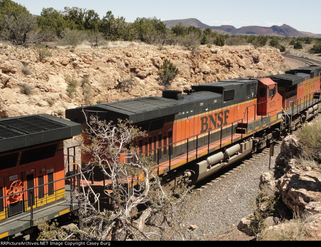 BNSF 1073